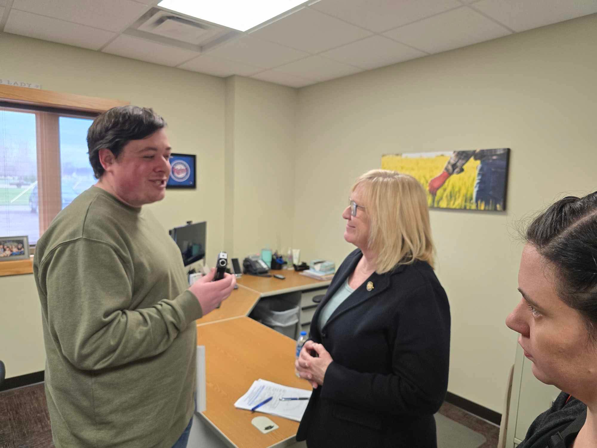 Michelle Fischbach visits Ada – R & J Broadcasting Inc.